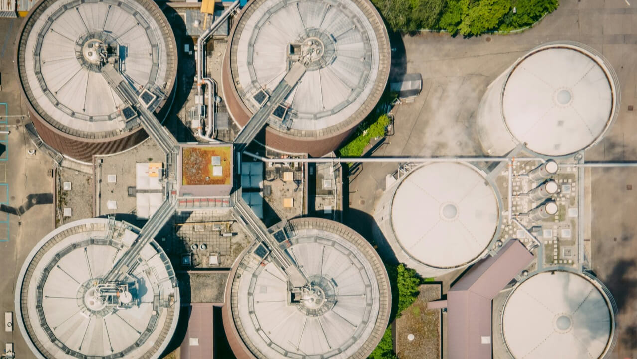 Beyond ESG: Quantifying hidden impacts and investor risk in the FTSE ...